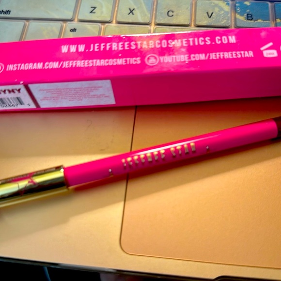 Jeffree Star | Makeup | Jeff Star Lip Liner Androgyny | Poshmark